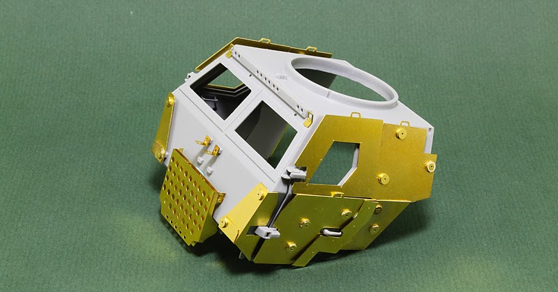 ARMOURED FIGHTING VEHICLE: ....... M1078 LMTV (Armor Cab)