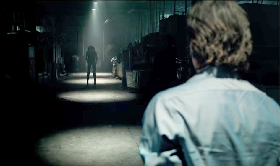 MOVIE REVIEW: LIGHTS OUT (2016) ~ GOLLUMPUS