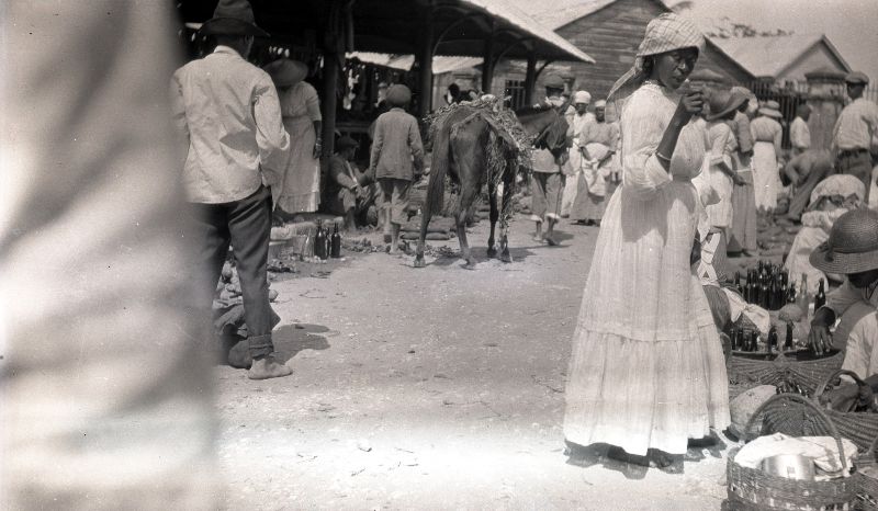 35 Found Photos That Capture Everyday Life of Cuba in the 1920s ...