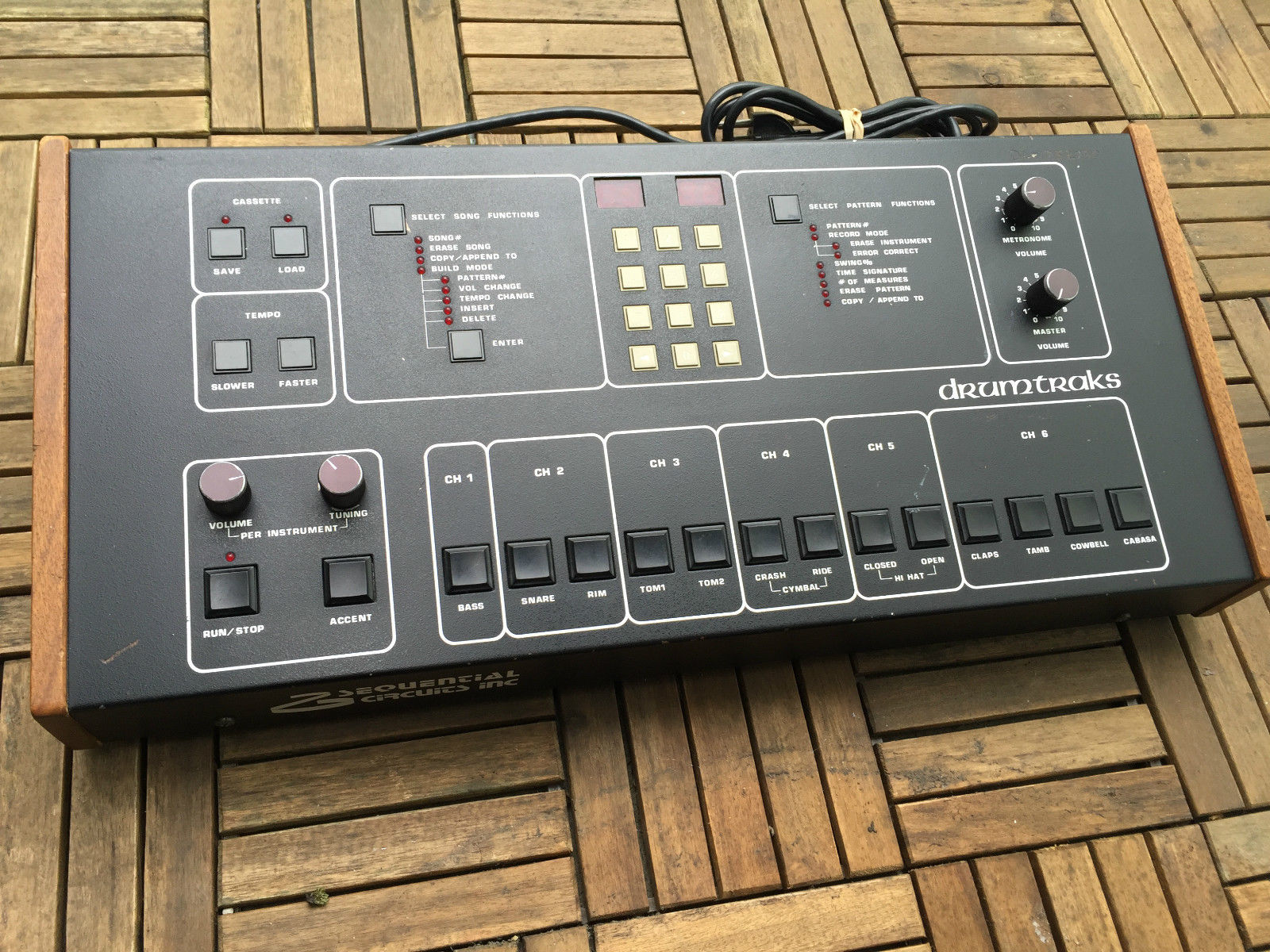 MATRIXSYNTH: Sequential Circuits Drumtraks SN 2965