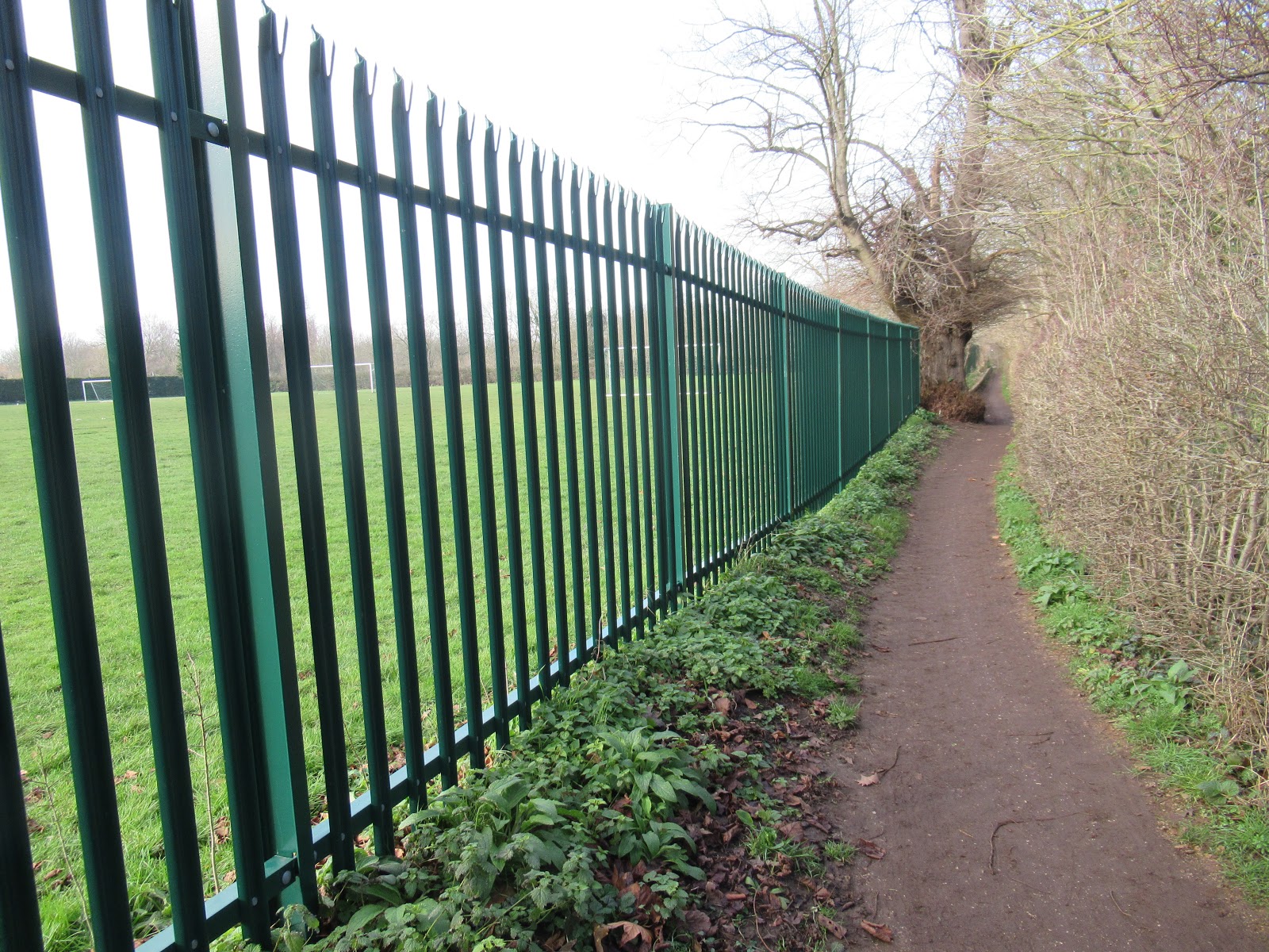 Ham Photos: New fence for Douglas Footpath