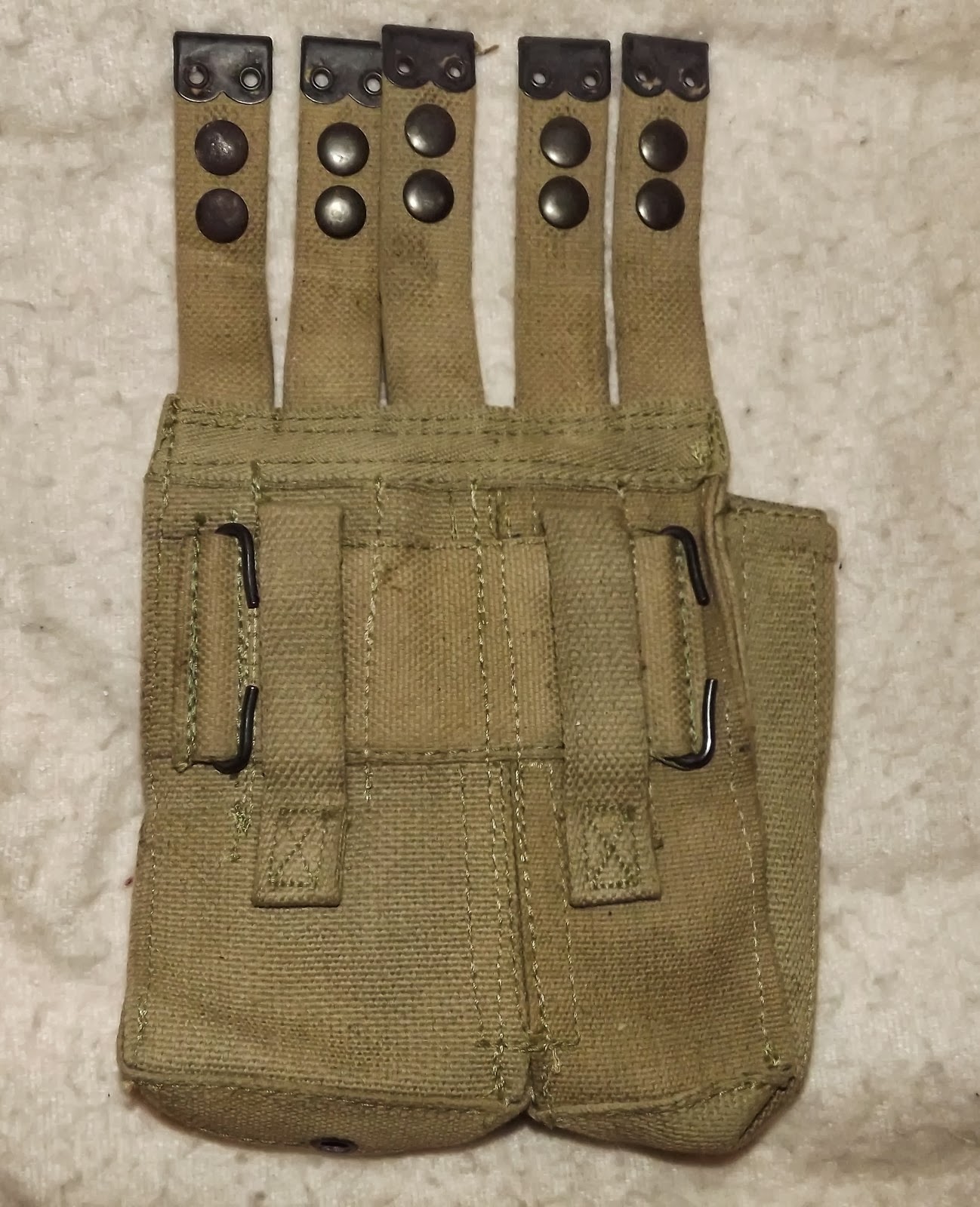 Webbingbabel: Israeli - IDF 5-Cell SMG Magazine Pouch 1960s - 80s
