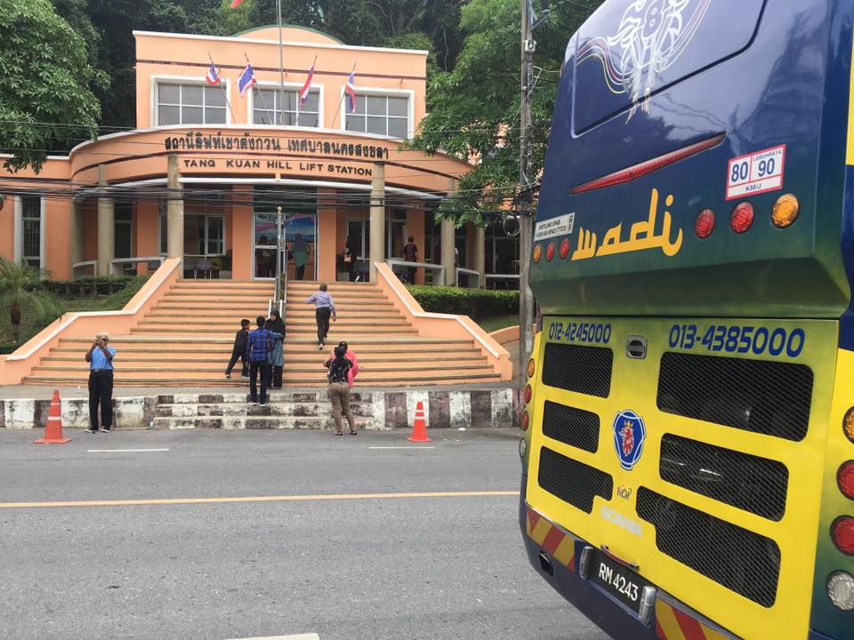 WADI BAS & VAN: Perkhidmatan Bas Persiaran dan Van di Kangar Perlis