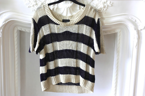 Aisles of Beauty: Fall Fashion: Cozy Sweaters