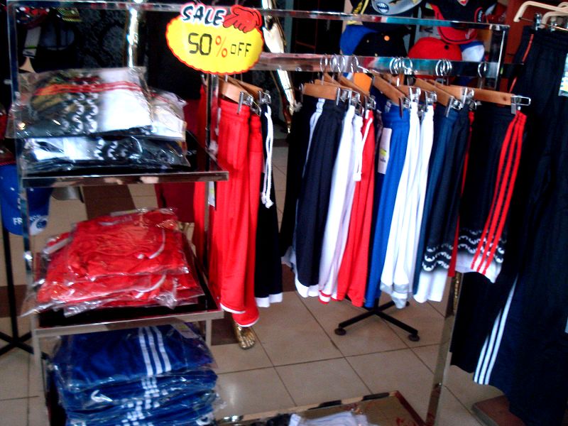 GOLDEN FACTORY OUTLET - BATAM