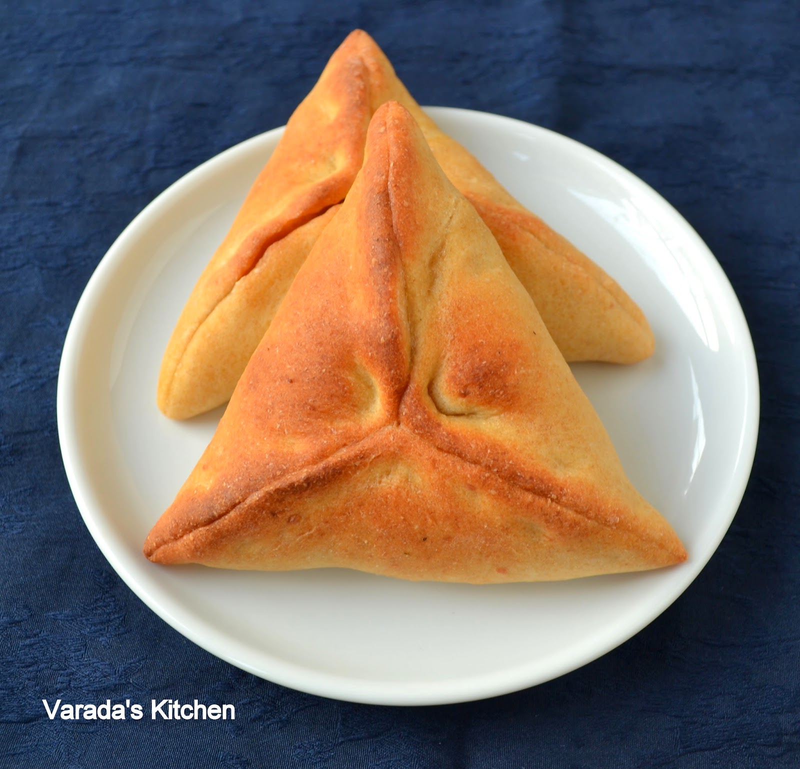 Fatayer Sabanek (Spinach Pastry)