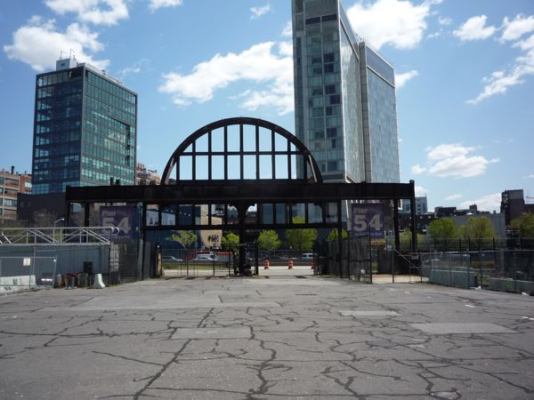 Waiting for the Carpathia at Pier 54