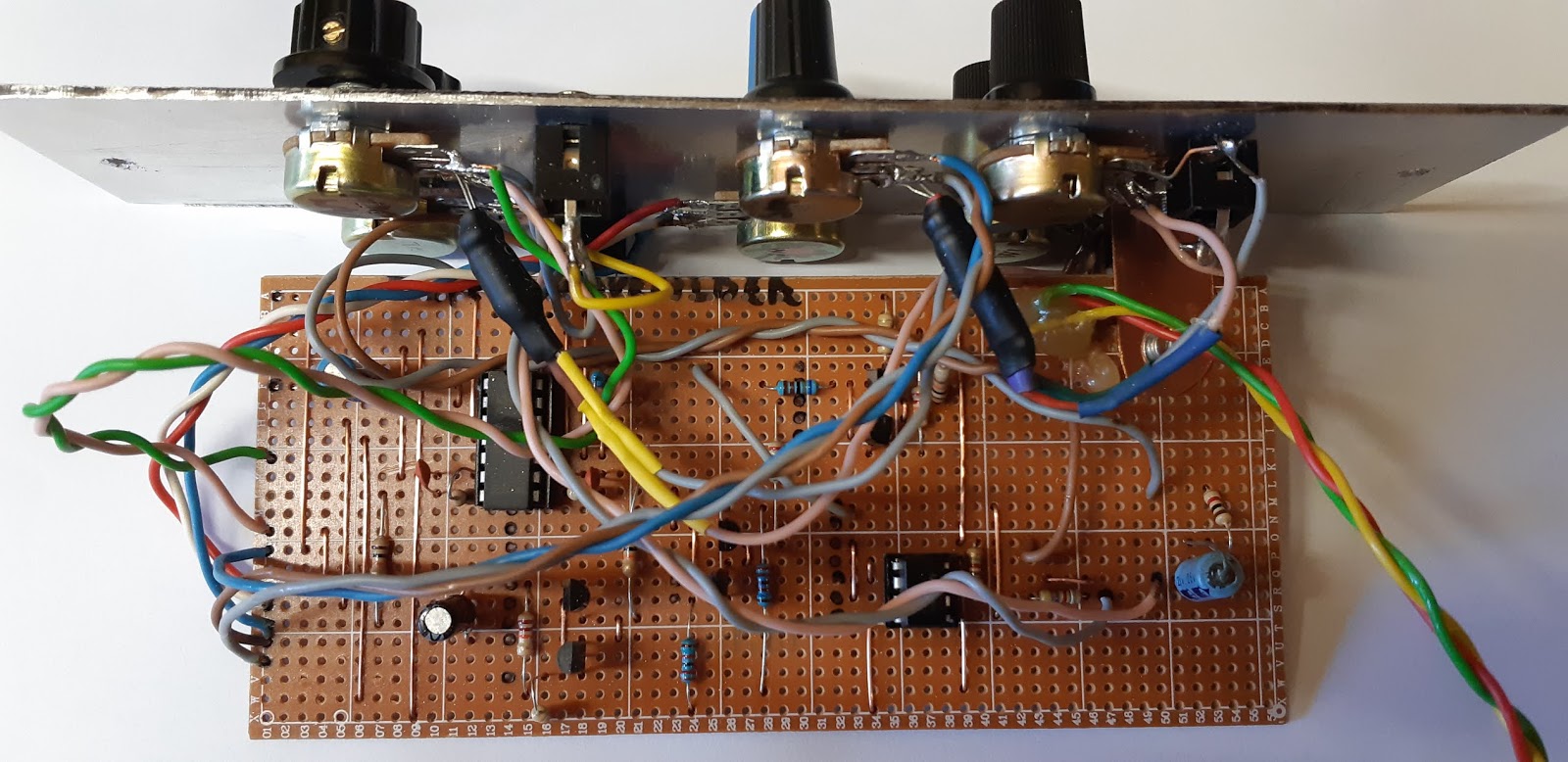Eddy Bergman.com: Synthesizer Build part-34: TRIPLE WAVEFOLDER.