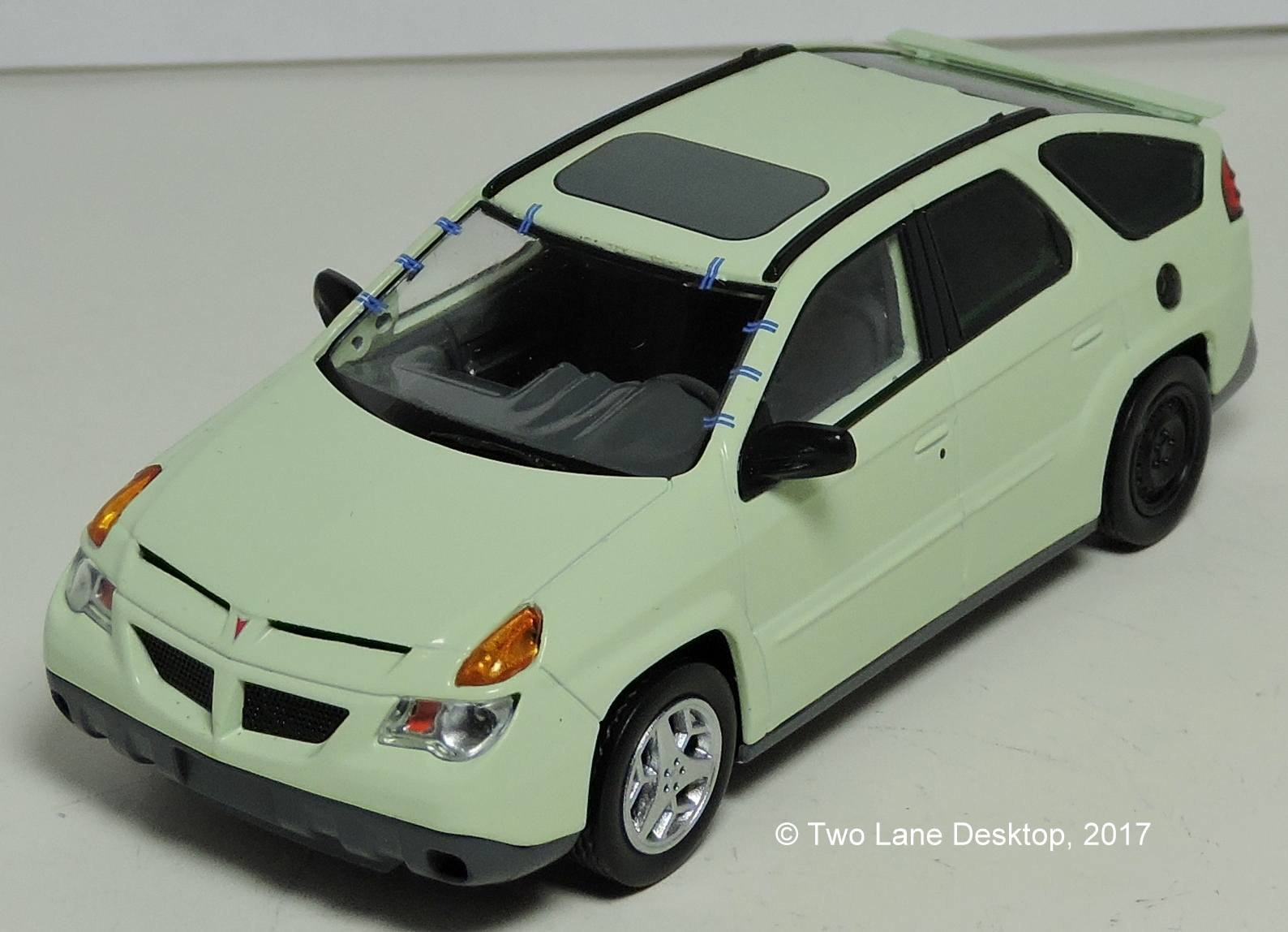 Greenlight 1:43 2004 Pontiac Aztek "Breaking Bad"