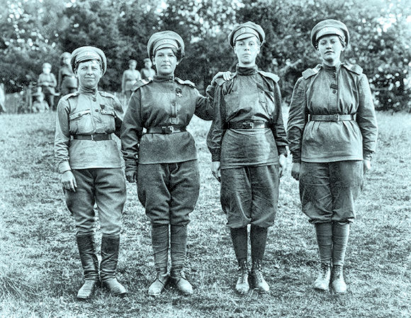 Roads to the Great War: They Fought for the Motherland: Russia’s Women ...