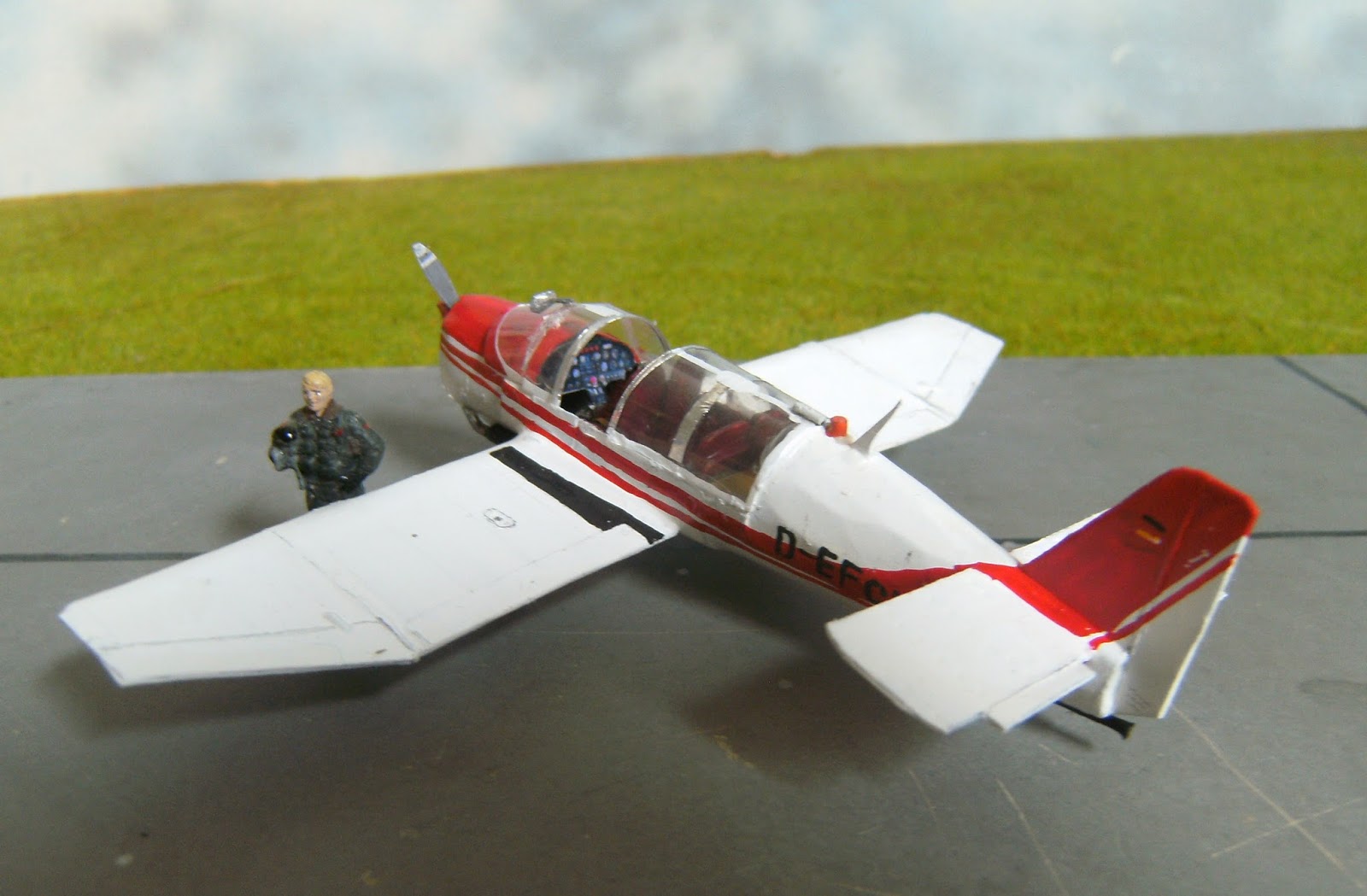 Happyscale-Modellbau: Jodel DR-400 Robin - papermodel 1/72