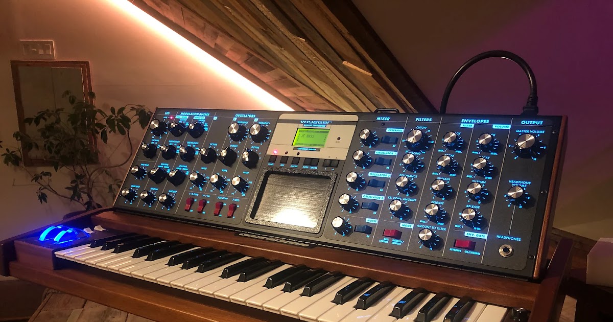 MATRIXSYNTH: Moog Minimoog Voyager 50th Anniversary Edition 2004 Walnut ...
