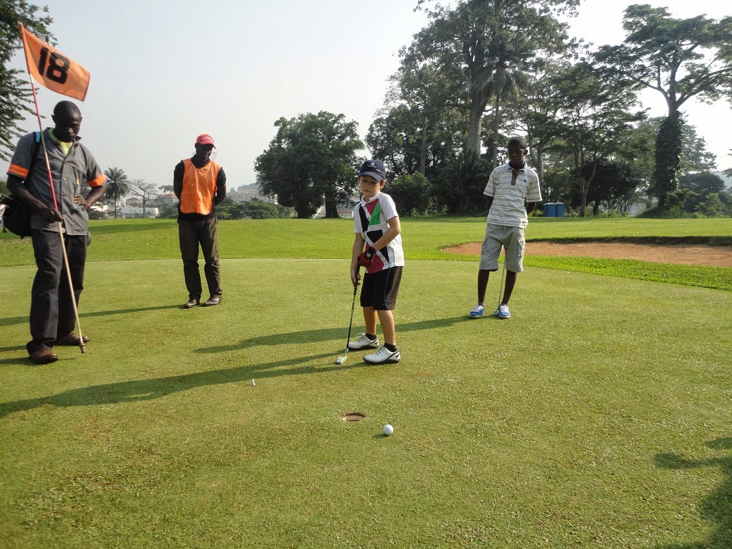 ECOLE DE GOLF - GOLF CLUB DE YAOUNDE, CAMEROUN: Compétition de Noël ...