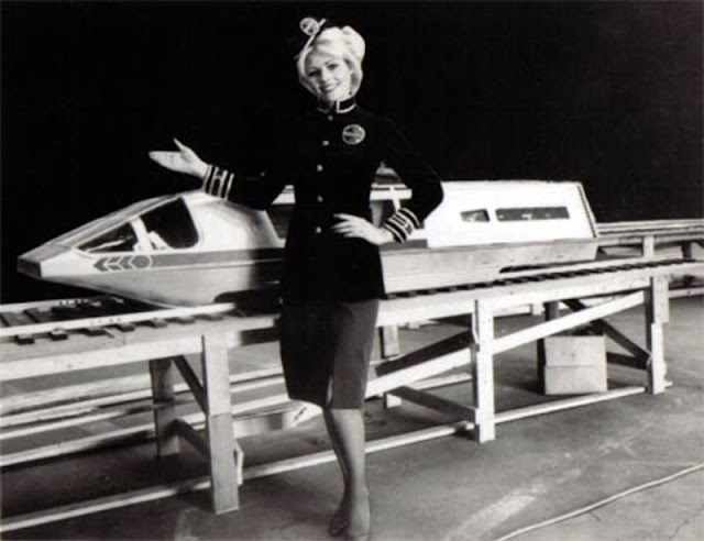 The Nuclear-Powered Bullet Train From the 1970's Series ‘Supertrain ...