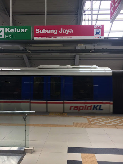 Kuala Lumpur Walk Pics : LRT Subang Jaya Station