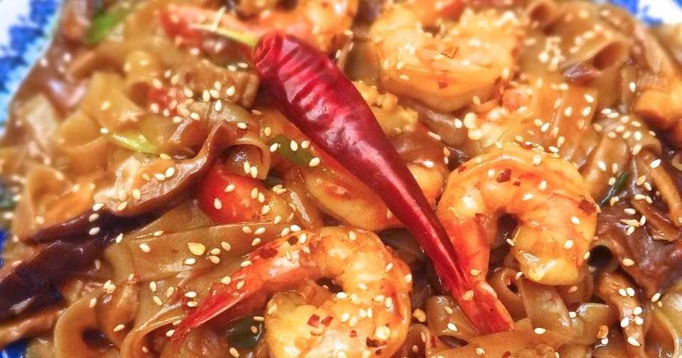 Scrumpdillyicious: Shrimp Chow Fun: A Cantonese Noodle Classic