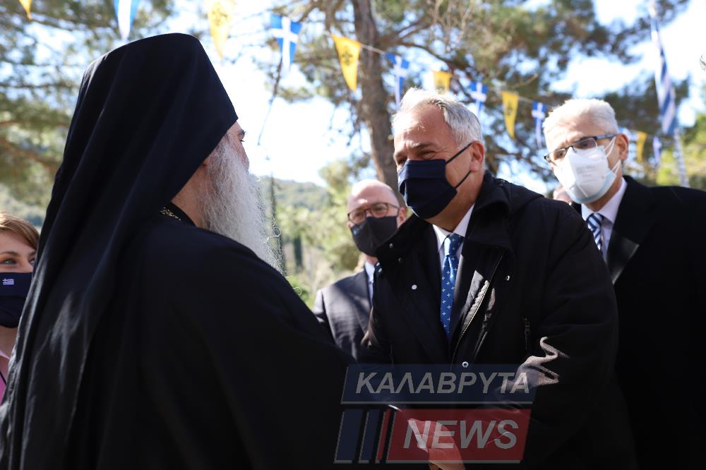 Η ΑΓΙΑ ΛΑΥΡΑ ΓΙΟΡΤΑΖΕΙ ΤΟ ΕΘΝΟΣ ΥΠΟΚΛΙΝΕΤΑΙ - ΔΕΙΤΕ ΤΗΝ ΔΟΞΟΛΟΓΙΑ ΑΠΟ ...