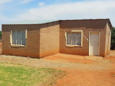 Dry-Stacked Interlocking Masonry System (Mortarless)