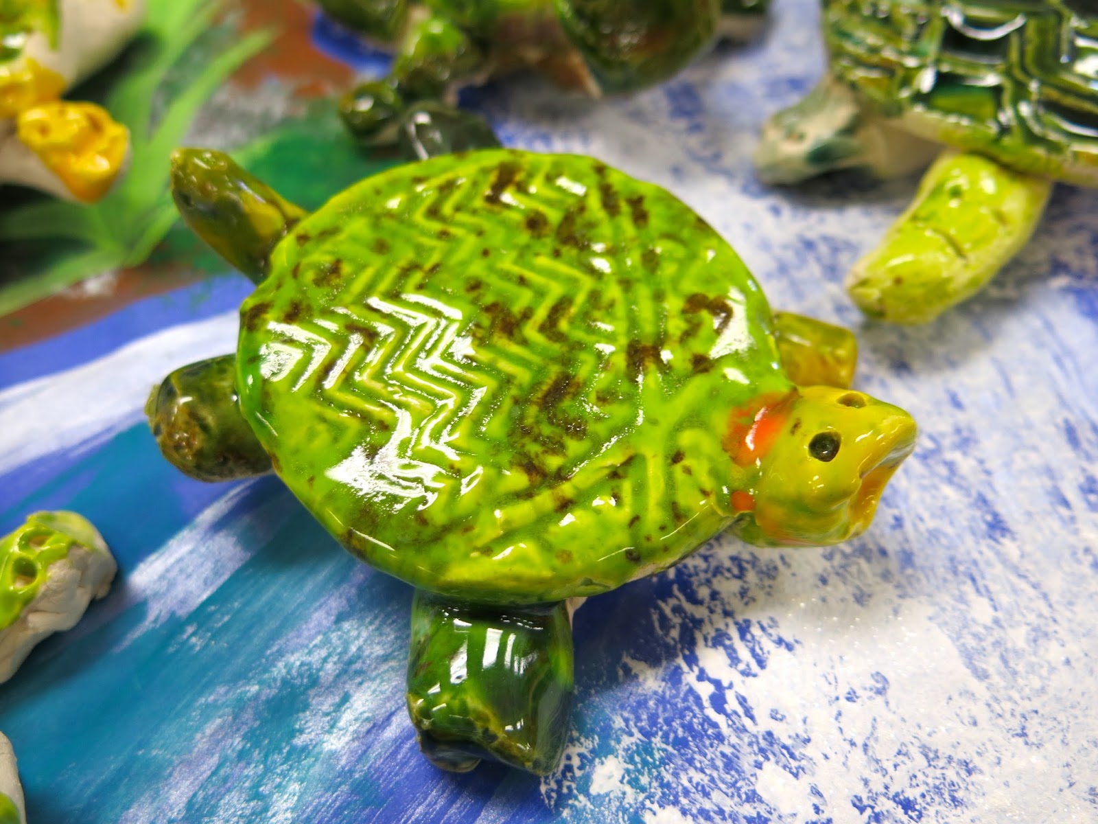 Cassie Stephens: In the Art Room: Clay Texture Turtles!