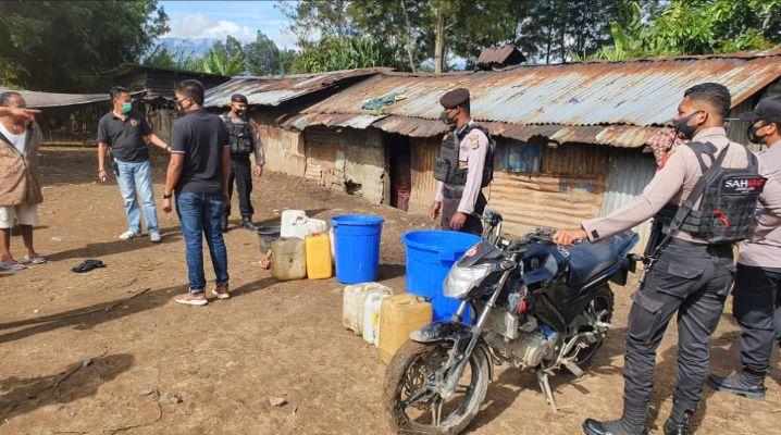 Polisi Sita Puluhan Liter Miras Jenis Ballo di wamena - #PapuaUS ... Polisi Sita Puluhan Liter Miras Jenis Ballo di wamena - #PapuaUS ...