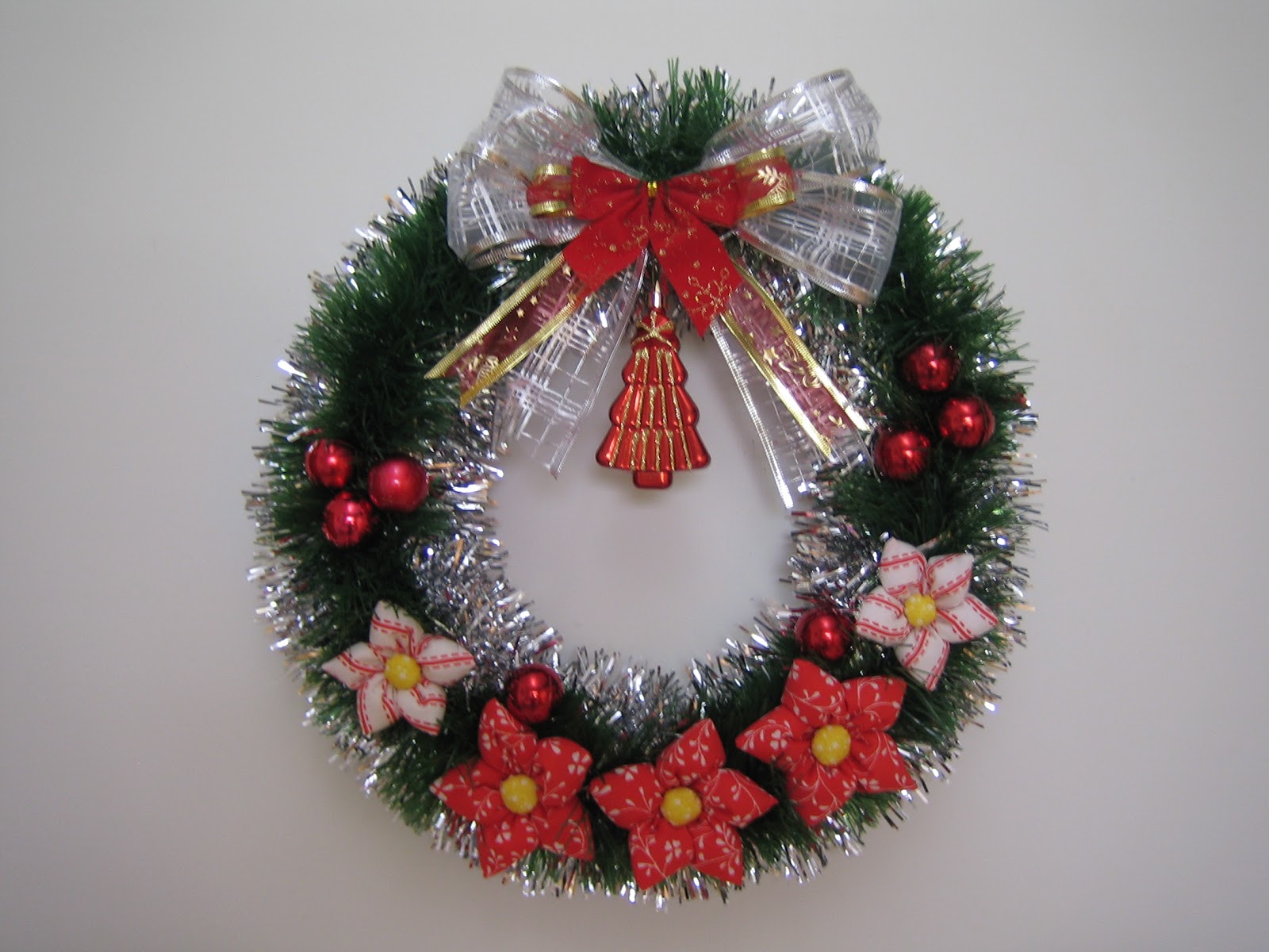 Artesanatos da Lu: Guirlanda de Natal - Fuxico