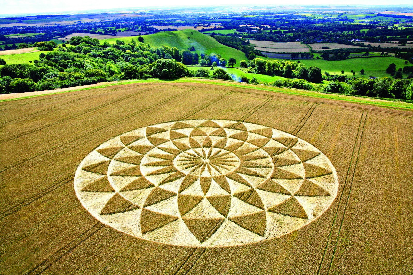 Nuda Veritas: Lucy Pringle Crop Circle Photography