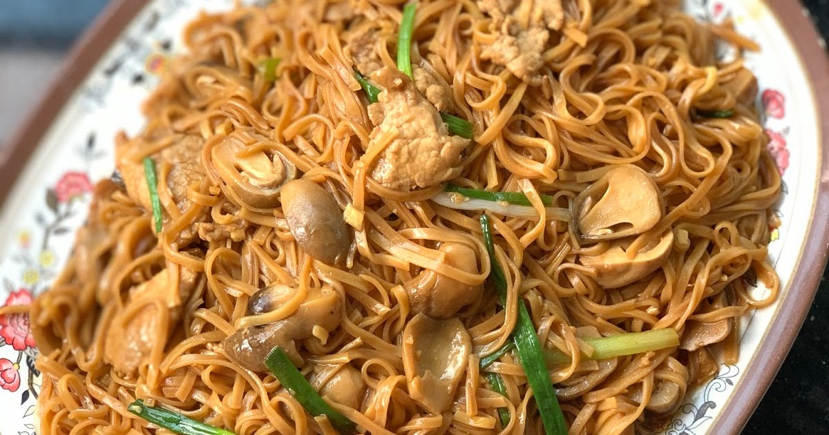 Min's Kitchen: Braised Yee Fu Noodles with straw mushrooms and chicken