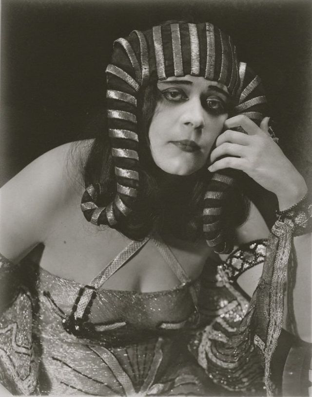 Theda Bara: The First Sex Symbol of the Film Era ~ Vintage Everyday