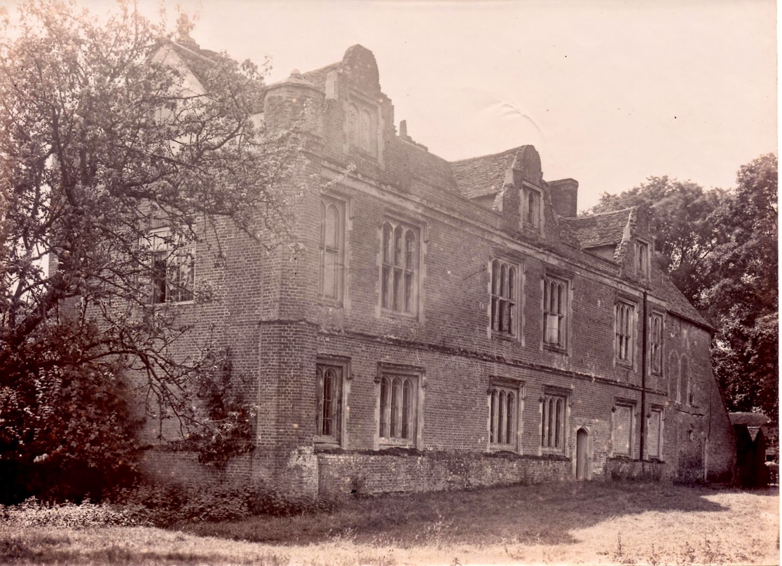 ESAH160: Stanstead Hall, Halstead: 1899