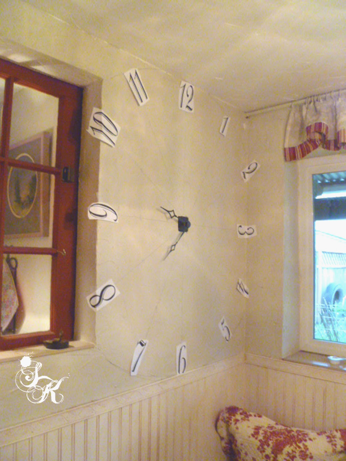 SK On Elderberry: SK's Time For A Clock Break