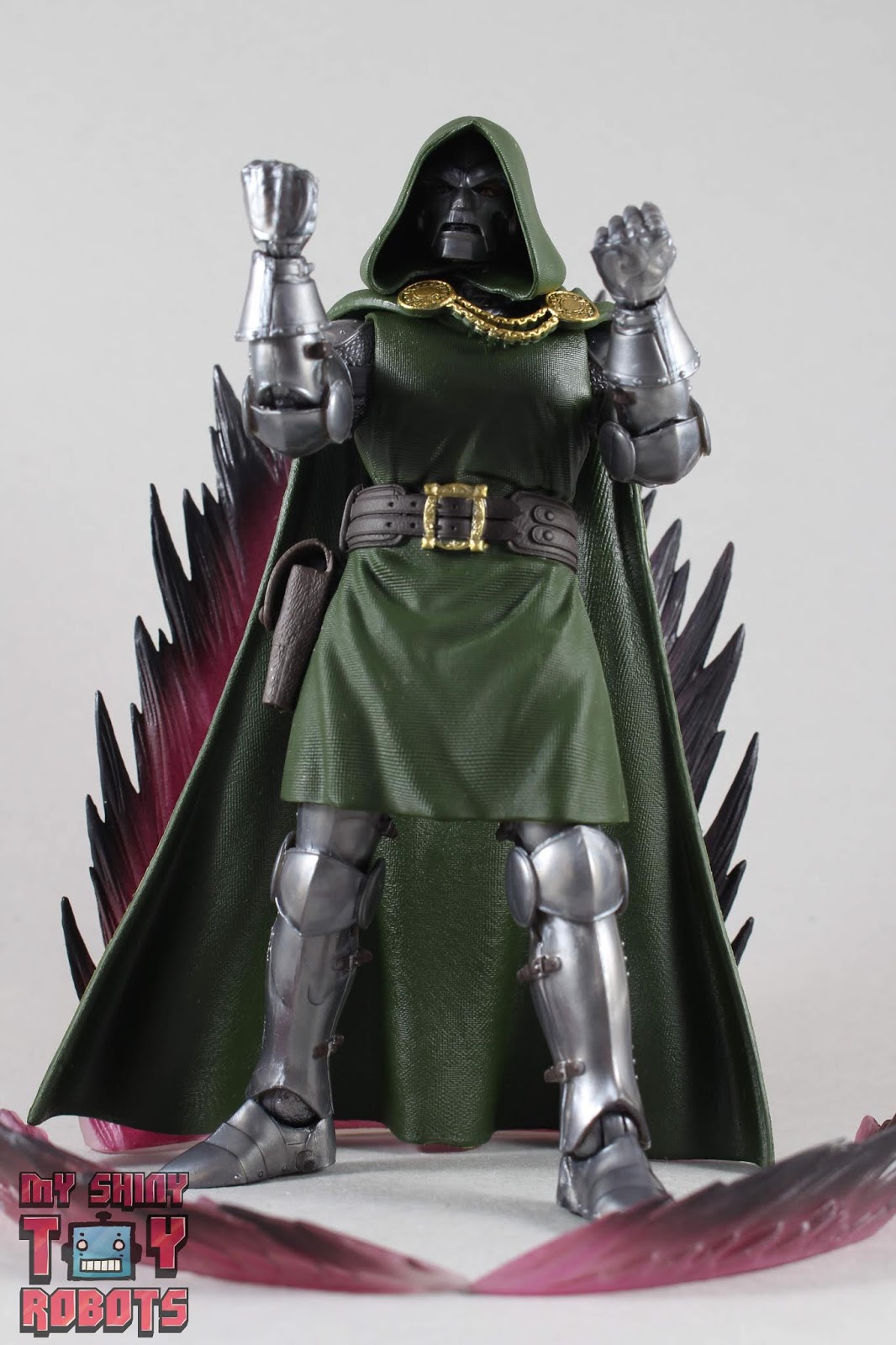 My Shiny Toy Robots: Toybox REVIEW: Marvel Legends Doctor Doom