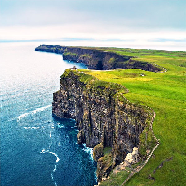 Yalıyar (falez) nedir ne demektir? Anlamı - Laf Sözlük