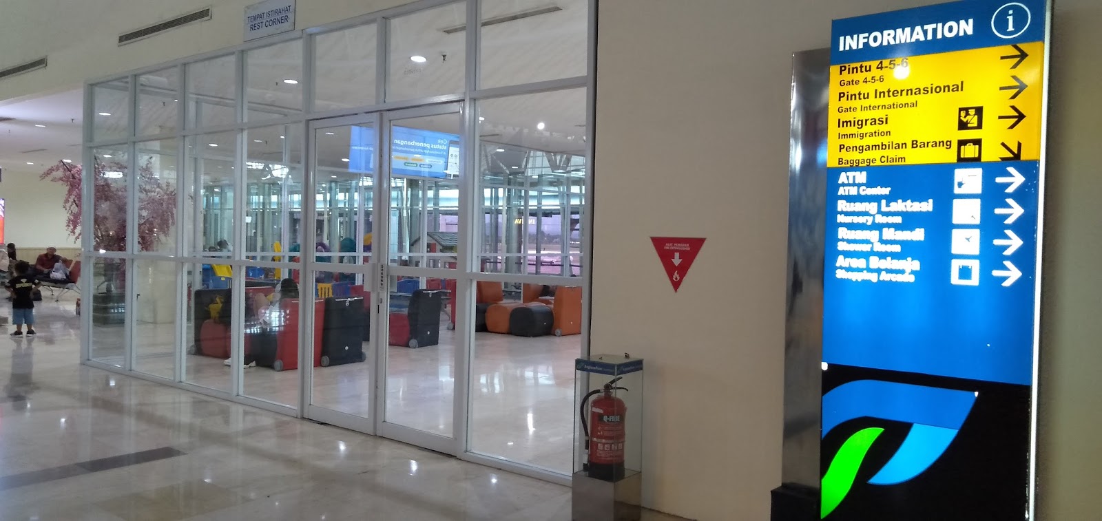 Menikmati Fasilitas Tempat Istirahat Rest Corner Bandara Sultan ...