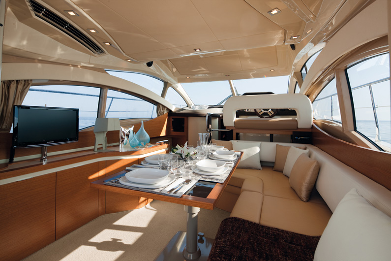 YACHTS FOR LUXURY: Azimut Flybridge 40 Yacht