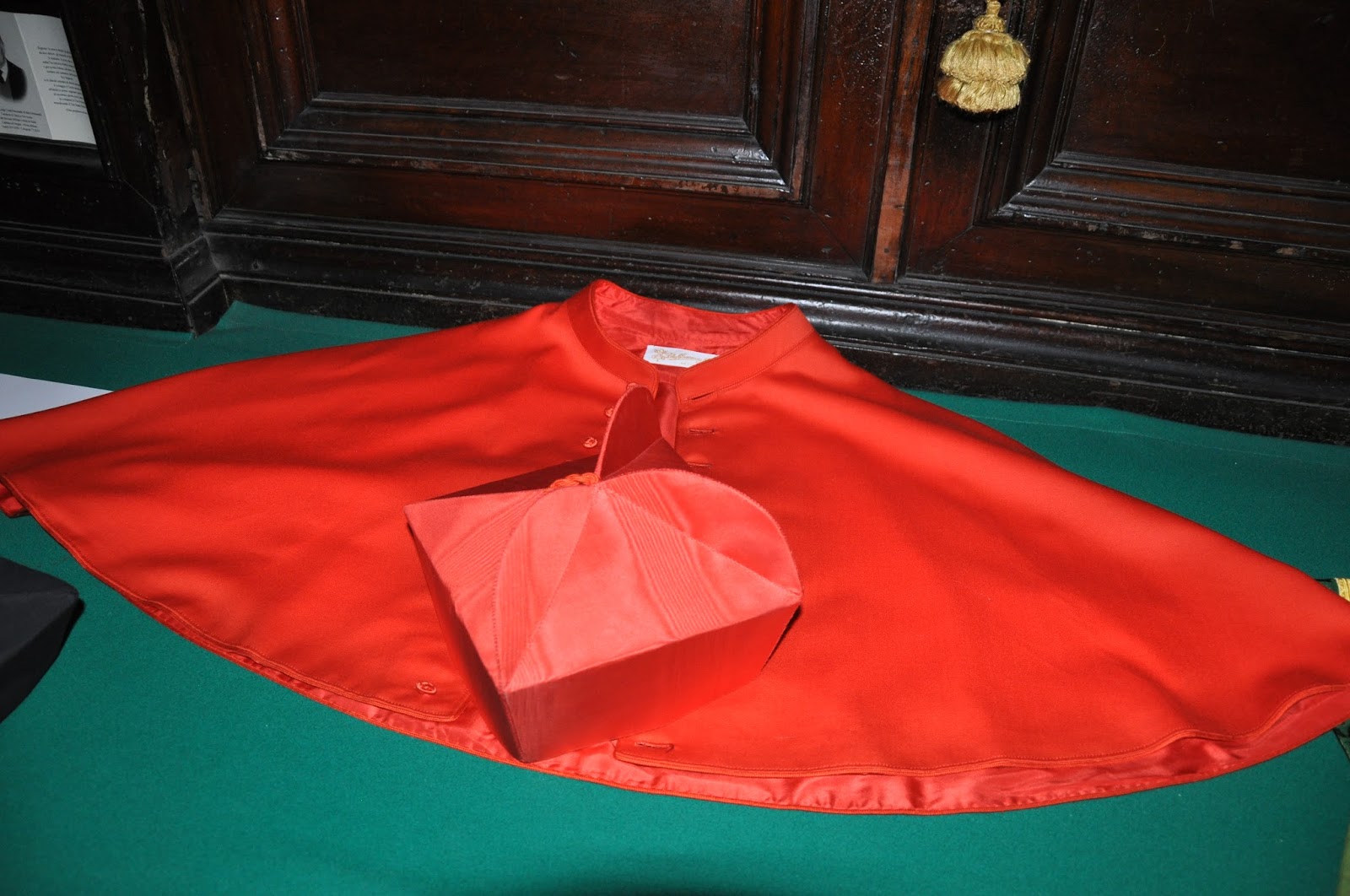 Orbis Catholicus Secundus: Gammarelli Mozzetta and Biretta of a Prince ...