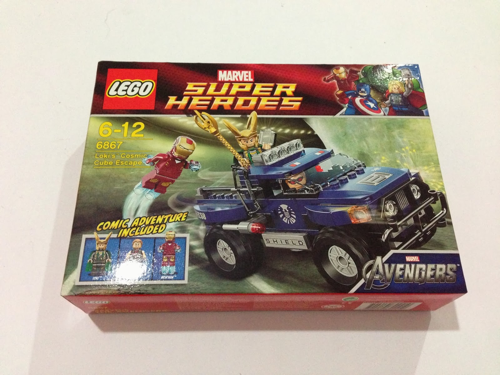 Toy A Day: #947 of Year 4 Lego 6867 Superheroes Loki's Cosmic Cube Escape