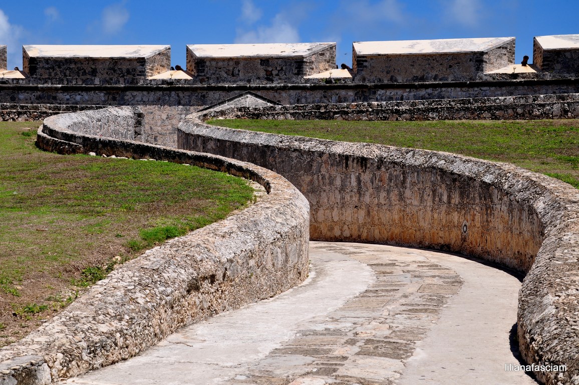 Mapas en mi mochila: Reliquias mayas y fortificaciones