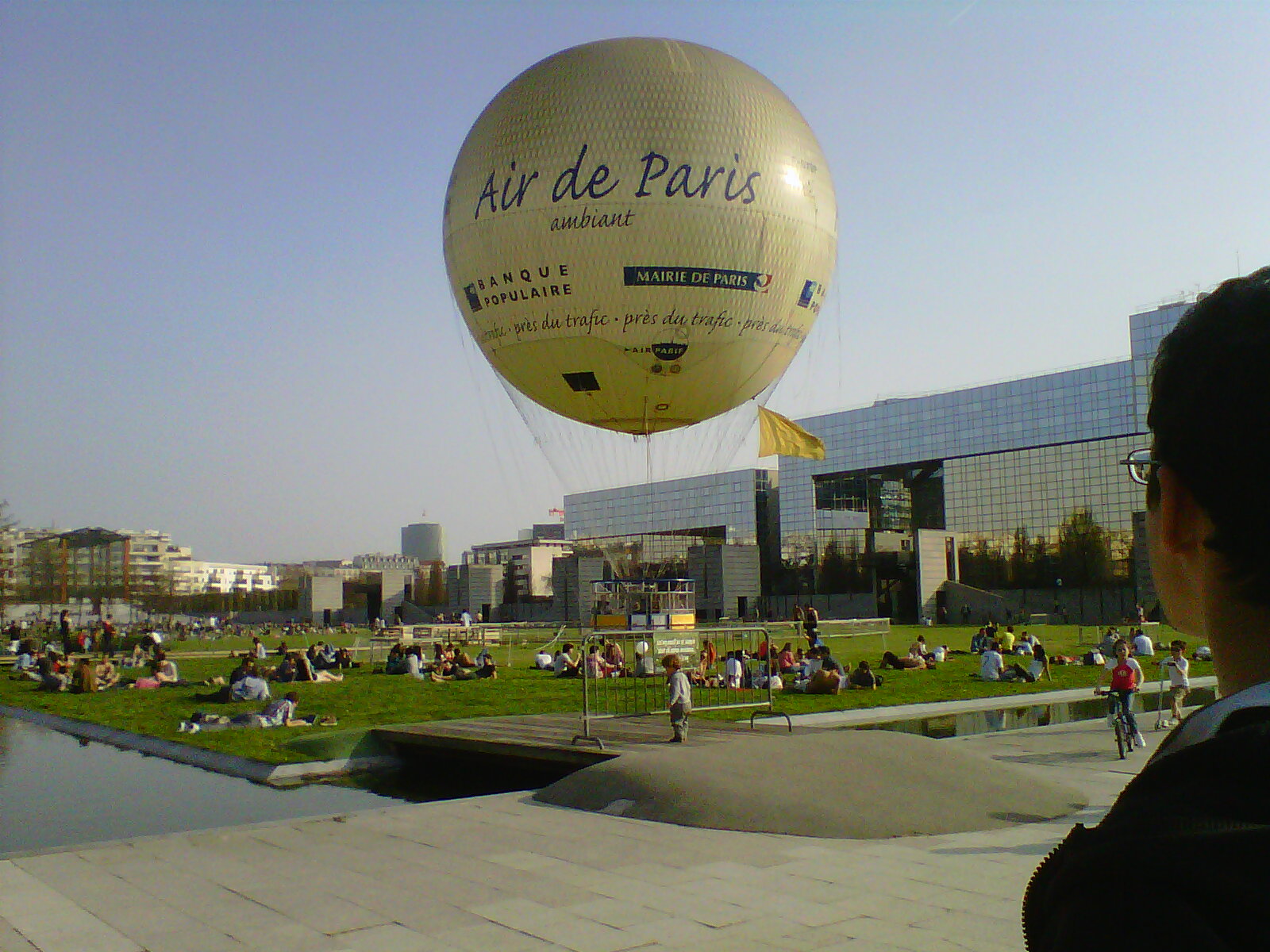 Keene as Mustard: Hot air ballooning in Paris