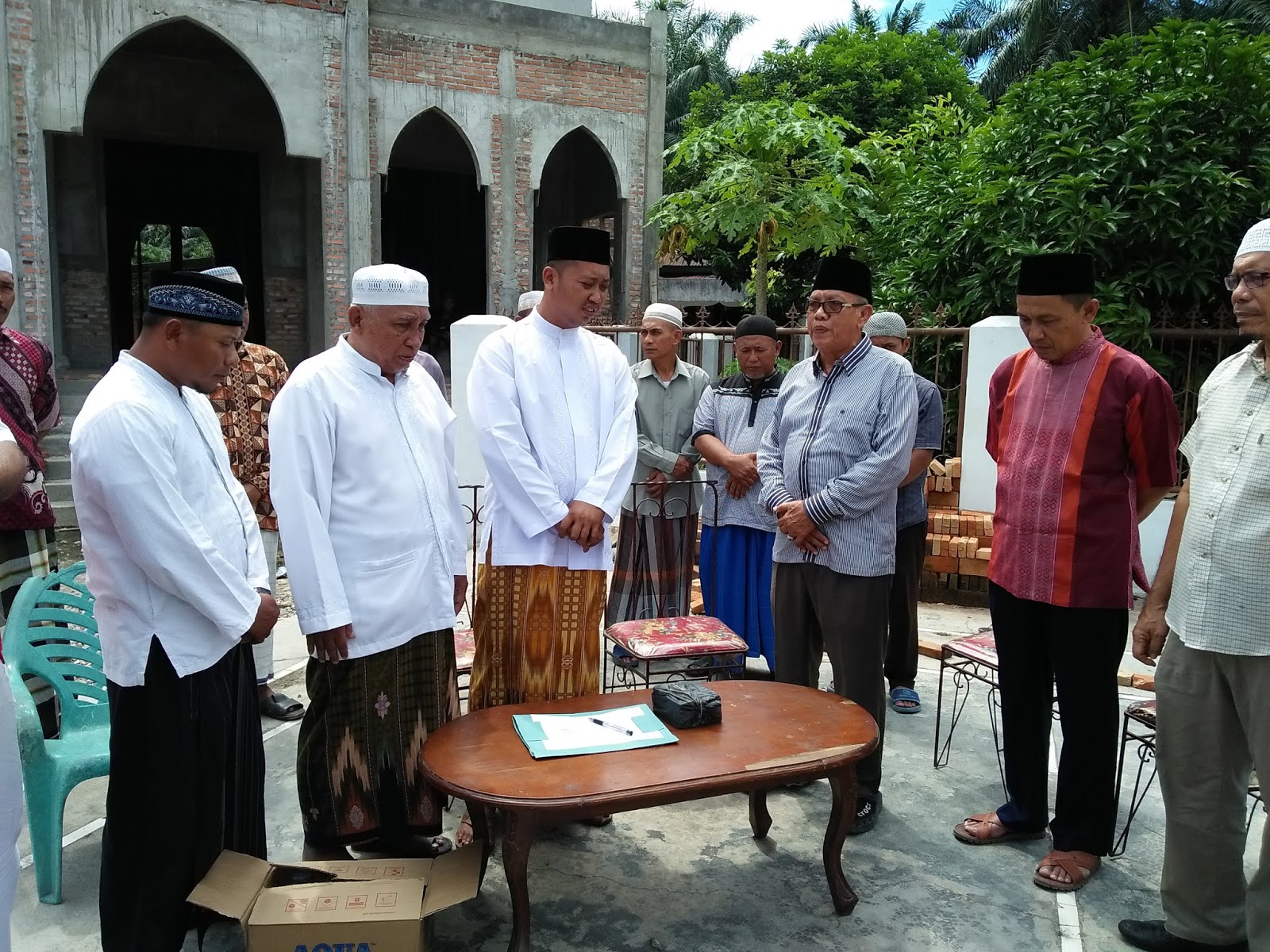 PT LTS Bantu Pembangunan Masjid Nurul Hasanah Rp 100 juta | Metrokampung.com