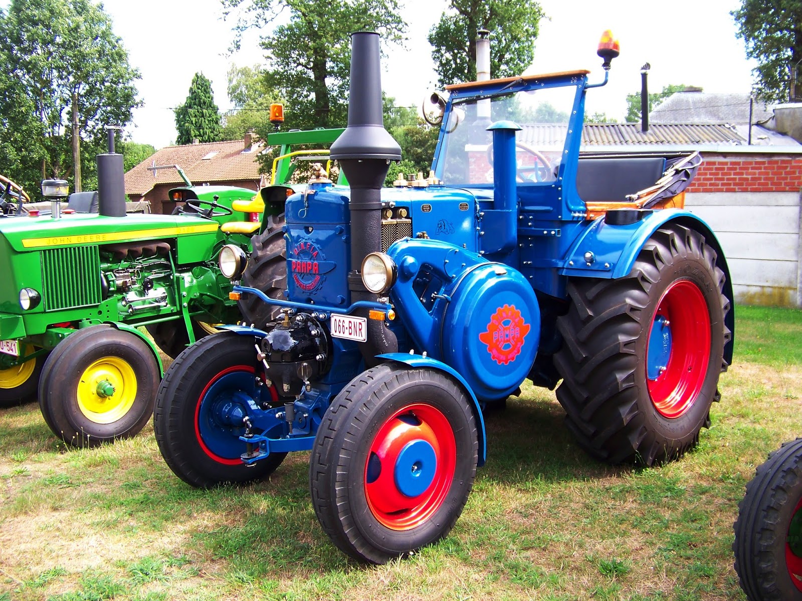 MOTORCYCLE 74: Classic tractors