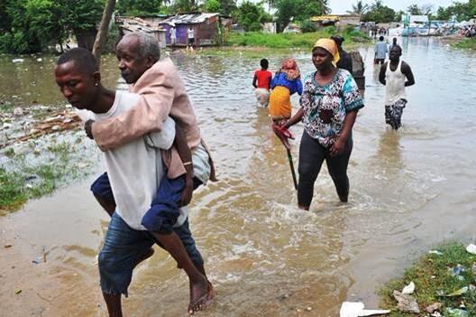 PICHA 7 ZA MAFURIKO YALIYOTOKEA LEO JIJINI TANGA - KONA YA JAMII
