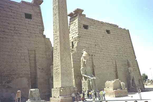 PIAZZAROTONDA: ARQUITECTURA EGIPCIA