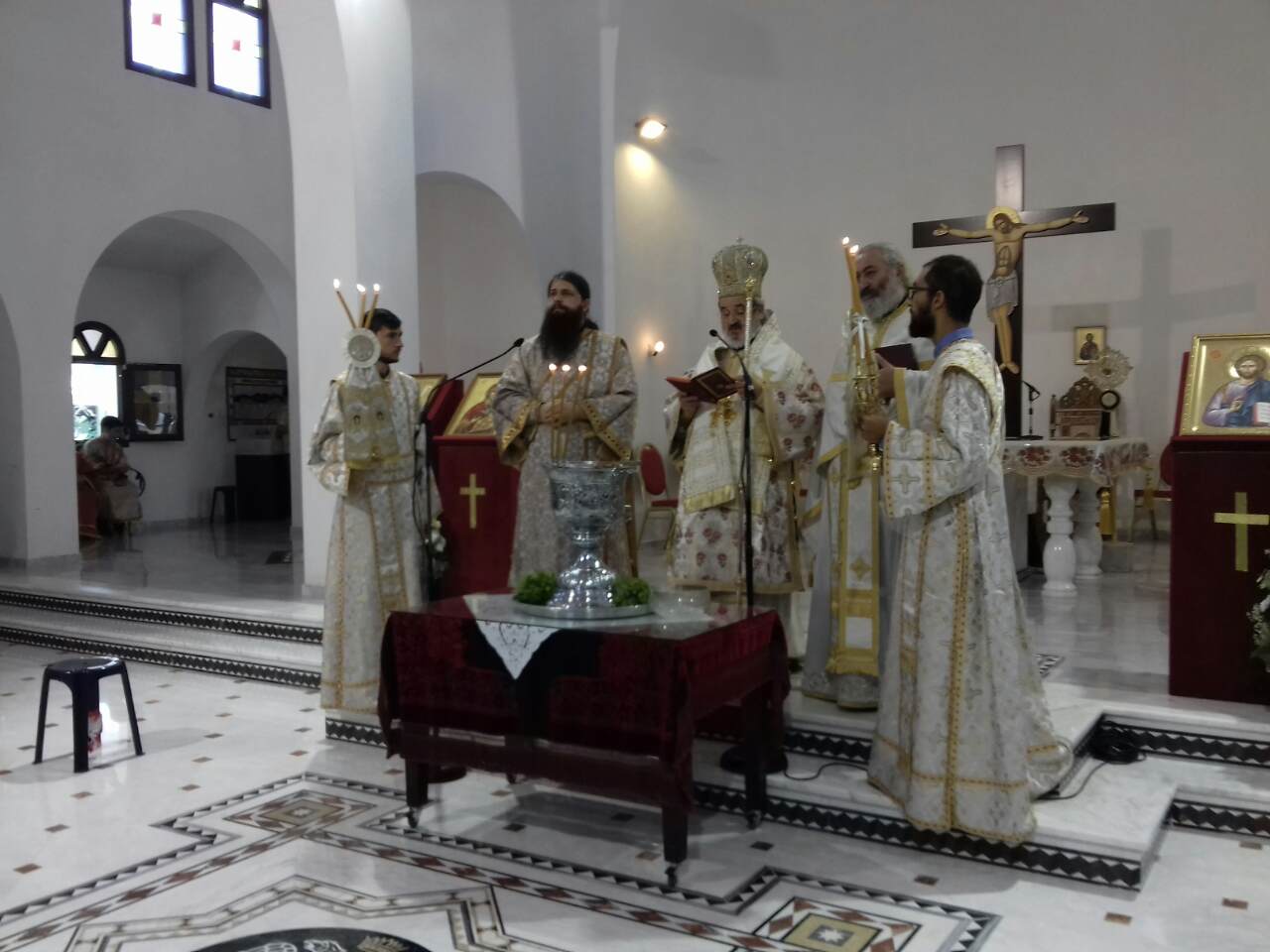 Ι.Ν Αγίων Χριστοφόρου και Ευθυμίου Κατερίνης: ΜΕ ΜΕΓΑΛΗ ΛΑΜΠΡΟΤΗΤΑ ...