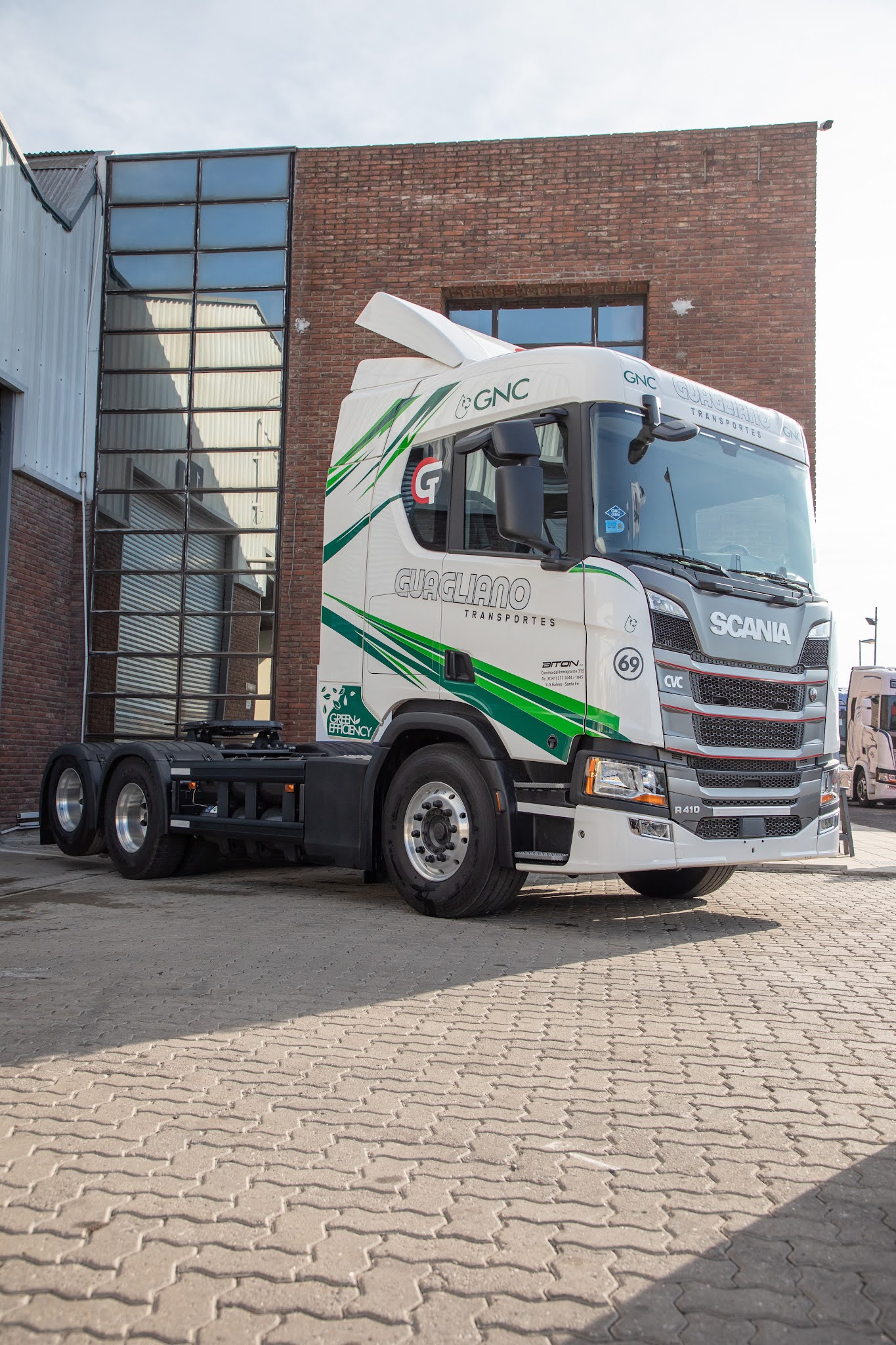 DIECIOCHO RUEDAS: TRANSPORTE GUAGLIANO ADQUIERE SCANIA GNC R 410 ...