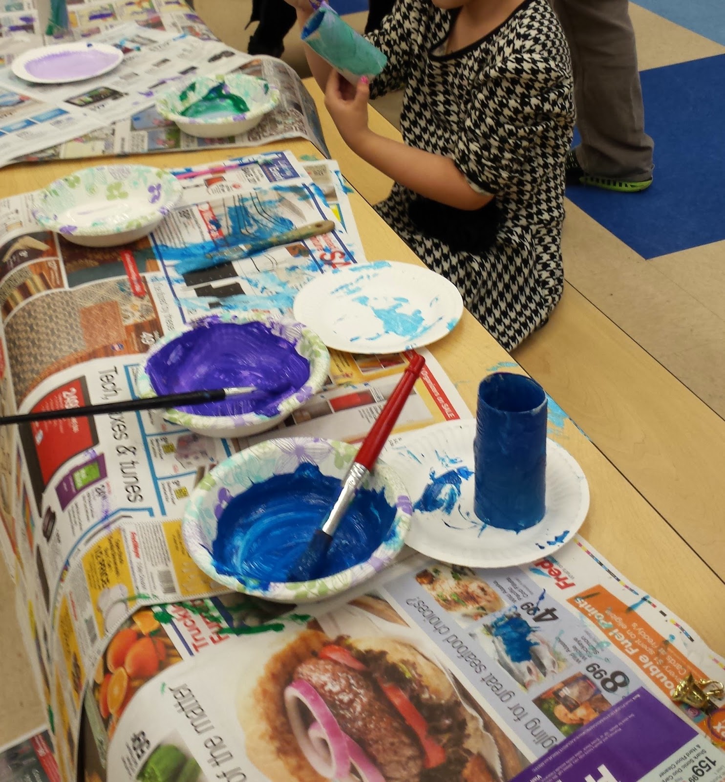 At School Making Crafts: Anemones--Under the Water (part 1)