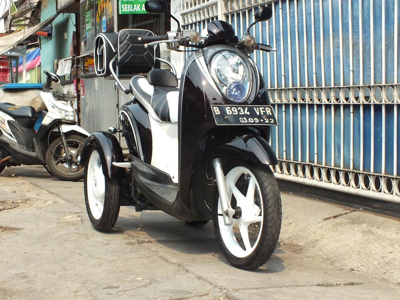 Oracle Modification Concept: HONDA SCOOPY TRIKE (Roda Tiga) Konsep ...