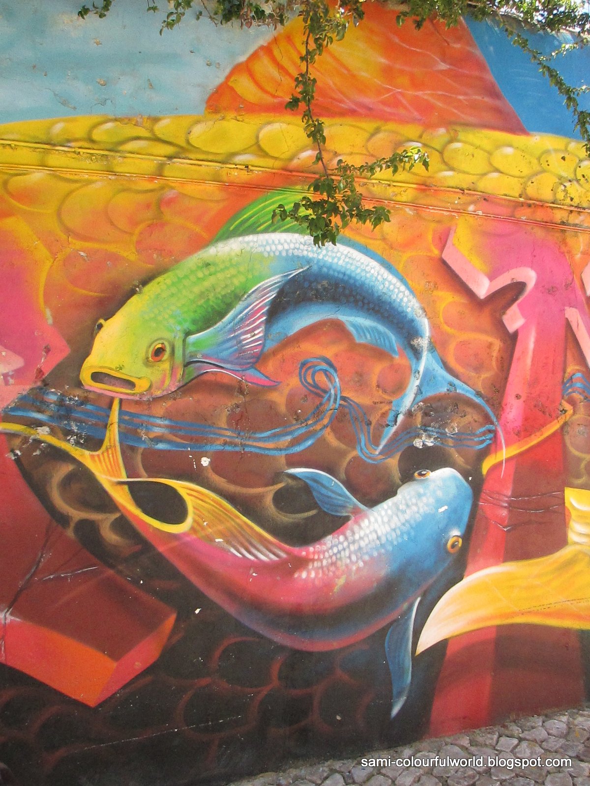 COLOURFULWORLD: Monday Mural - Big fish