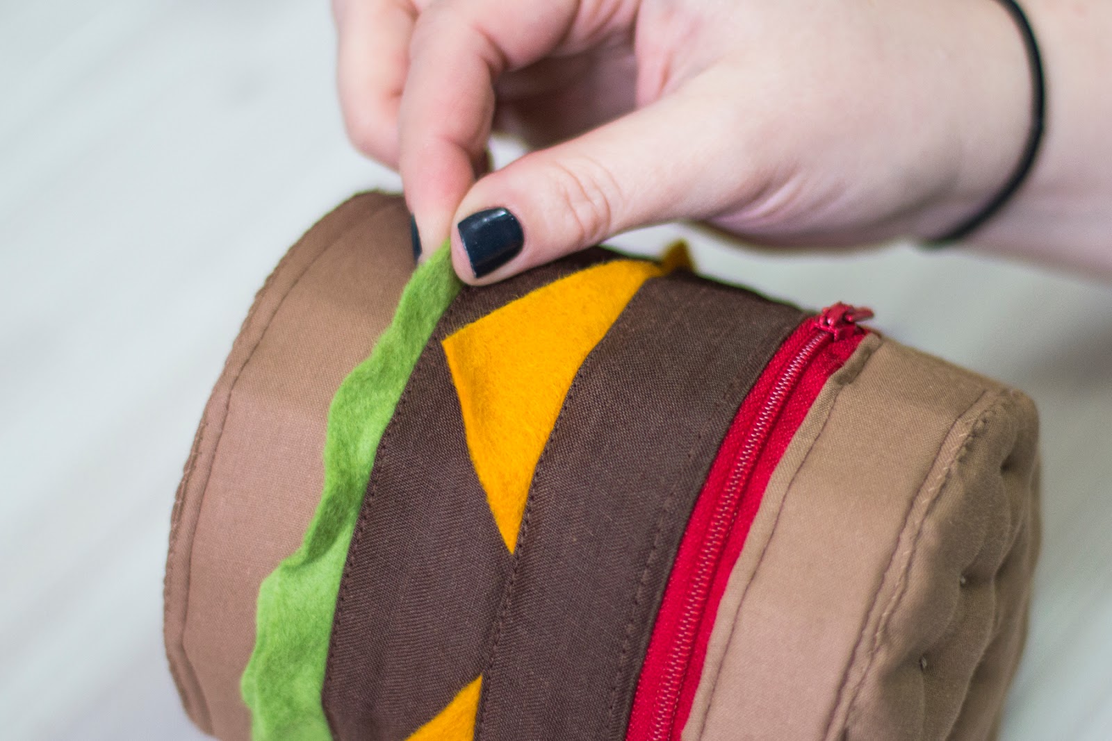 Burger Pouch Tutorial ~ DIY Tutorial Ideas!