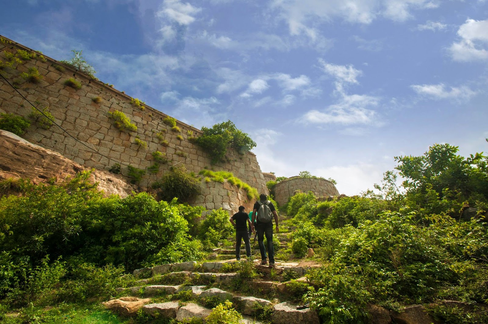 Day trek to Gudibande Fort and Avalabetta Hillock