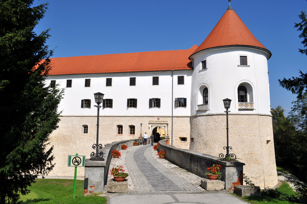 406 Coupé blog: Nedeljski izlet: Brežice in grad Mokrice